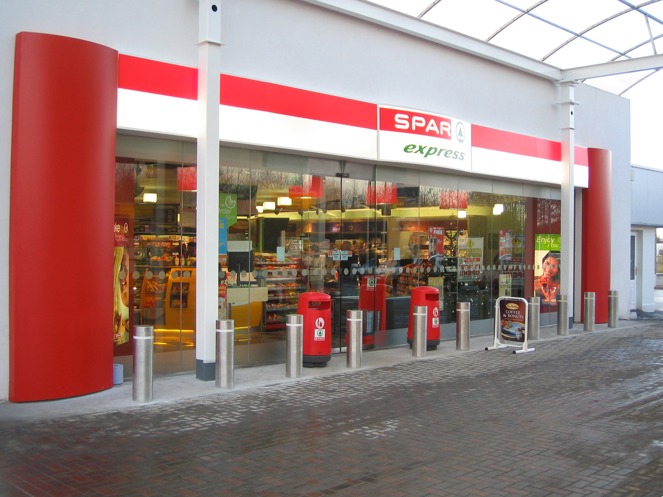 Spar recalls chicken tikka over glass contamination fears - Poultry News