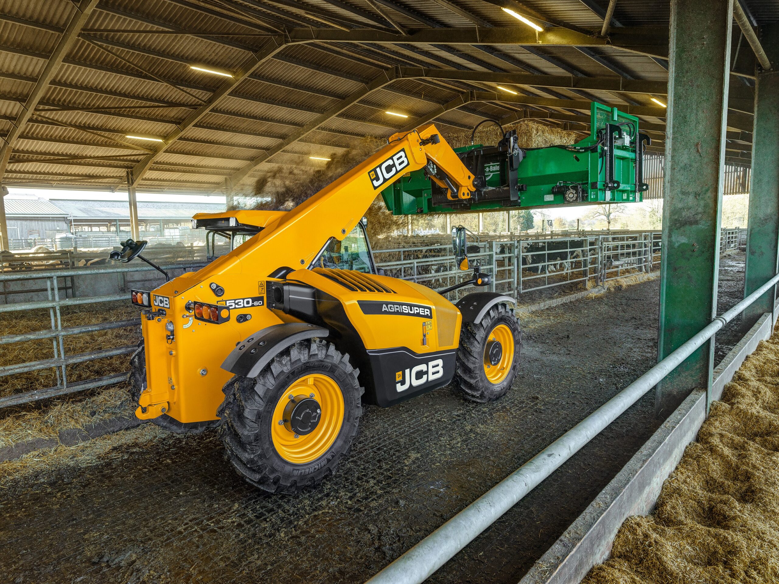 JCB launches new telescopic handler for poultry producers - Poultry News