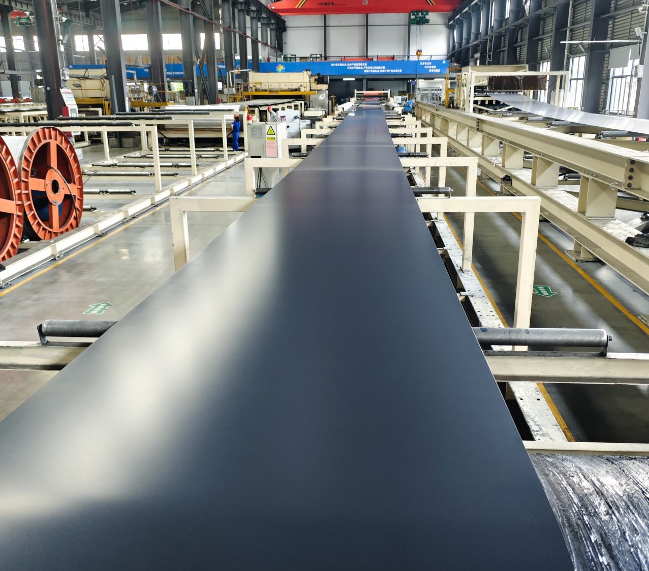 Two new cutting-edge steel belts unveiled - Poultry News